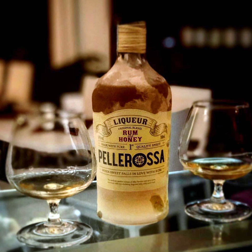 Viaggio sensoriale nell'ambra: recensione del Rum Pellerossa Marzadro ...